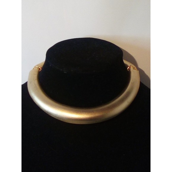 Unbranded | Jewelry | Throwback Brush Goldtone Choker | Poshmark